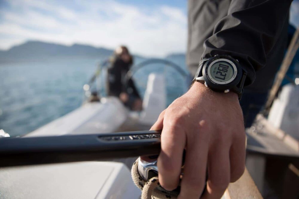 Garmin Quatix, nuevo reloj náutico con GPS - [ N & Y ] NAUTICA Y YATES ...