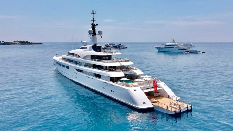 Así es el Vava II, el superyate de uno de los hombres más ricos de ...
