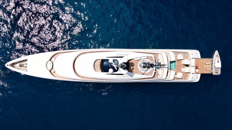 Así es el Vava II, el superyate de uno de los hombres más ricos de ...